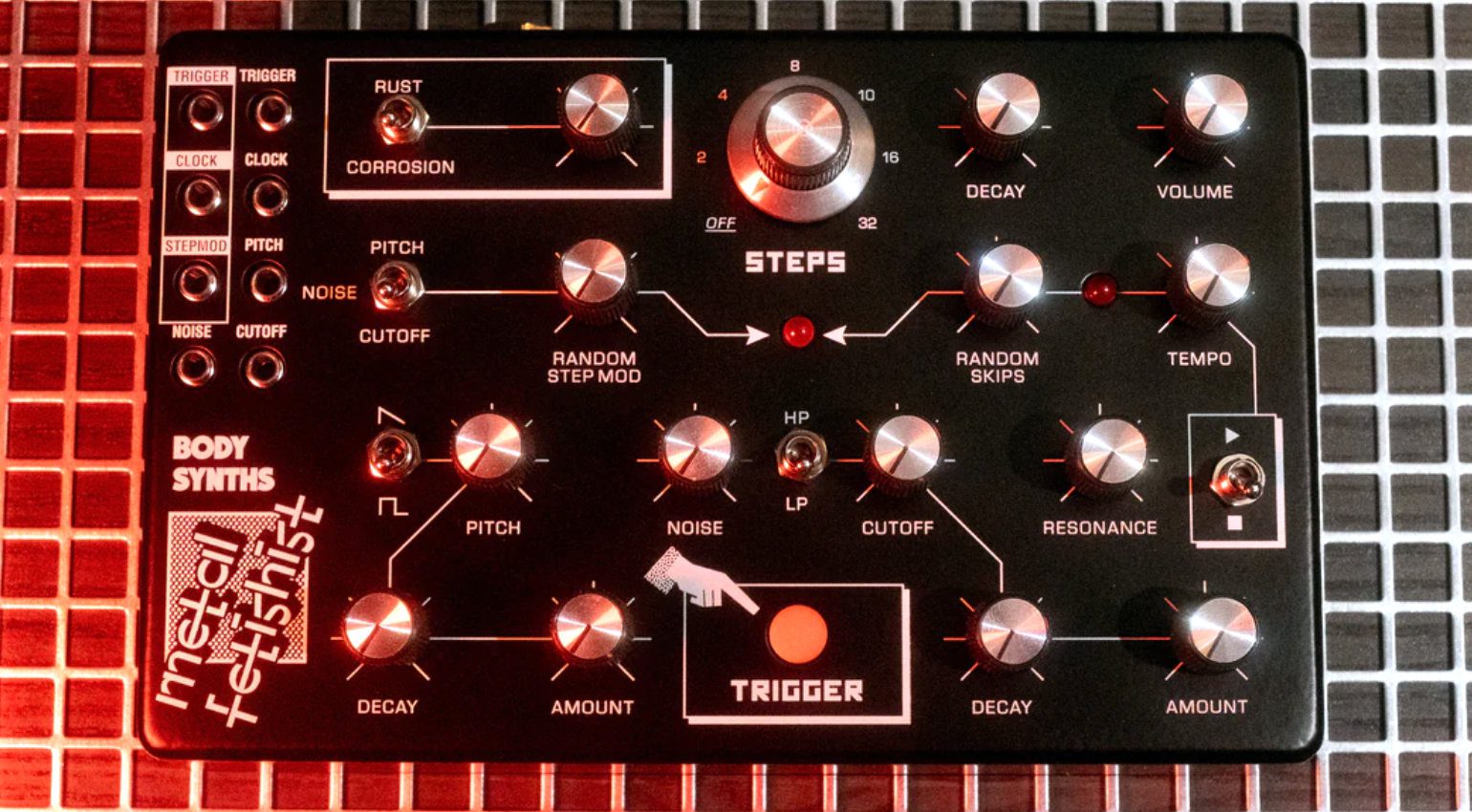 Metal Fetishist Industrial Drum/Drone Synth di Body Synths